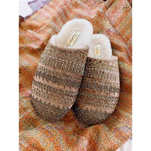 LLANI | Shoes | New Llani Embellished Shearling Clog In Camel | Poshmark